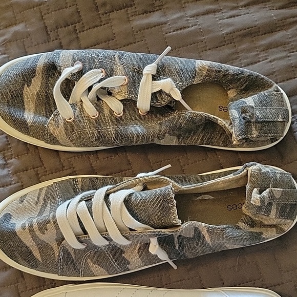 Maurices | Shoes | Maurice Shoes Women 1 2 Pair White Camo Brand New ...